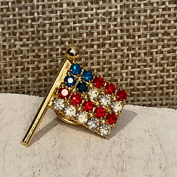 No Brand | Jewelry | Vintage Red White And Blue Crystal Flag Lapel Pin ...
